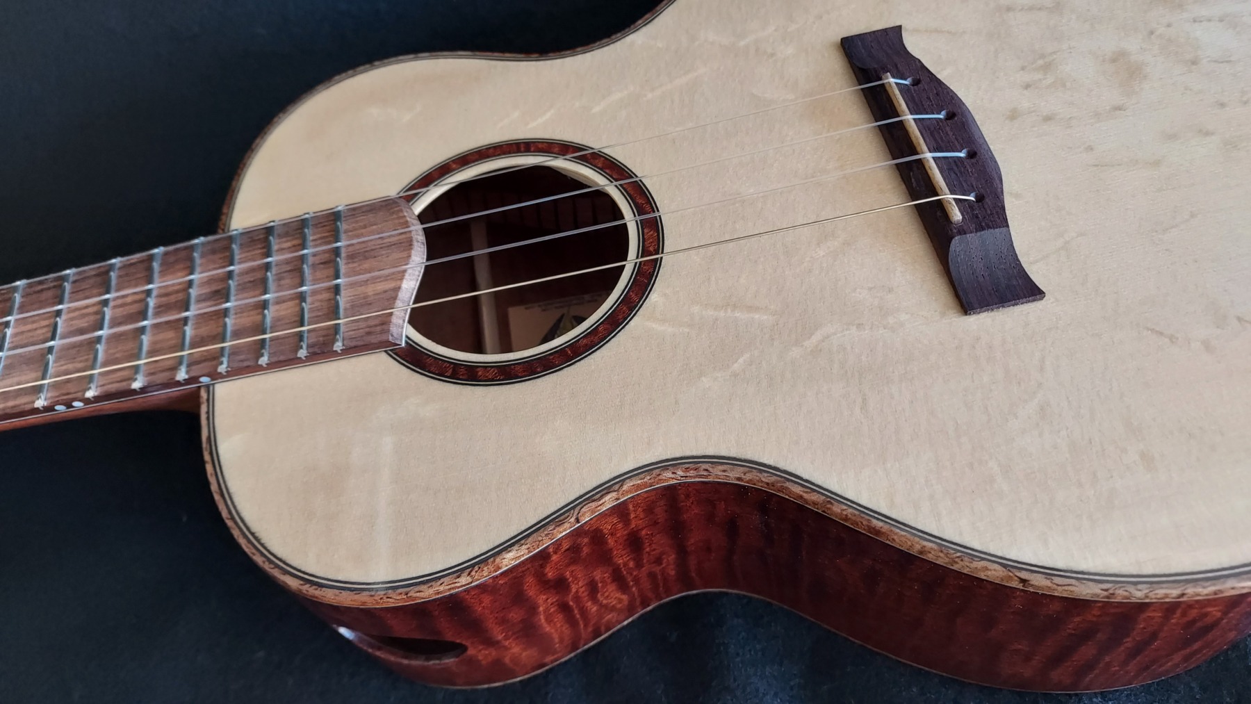 - Kimo Ukulele